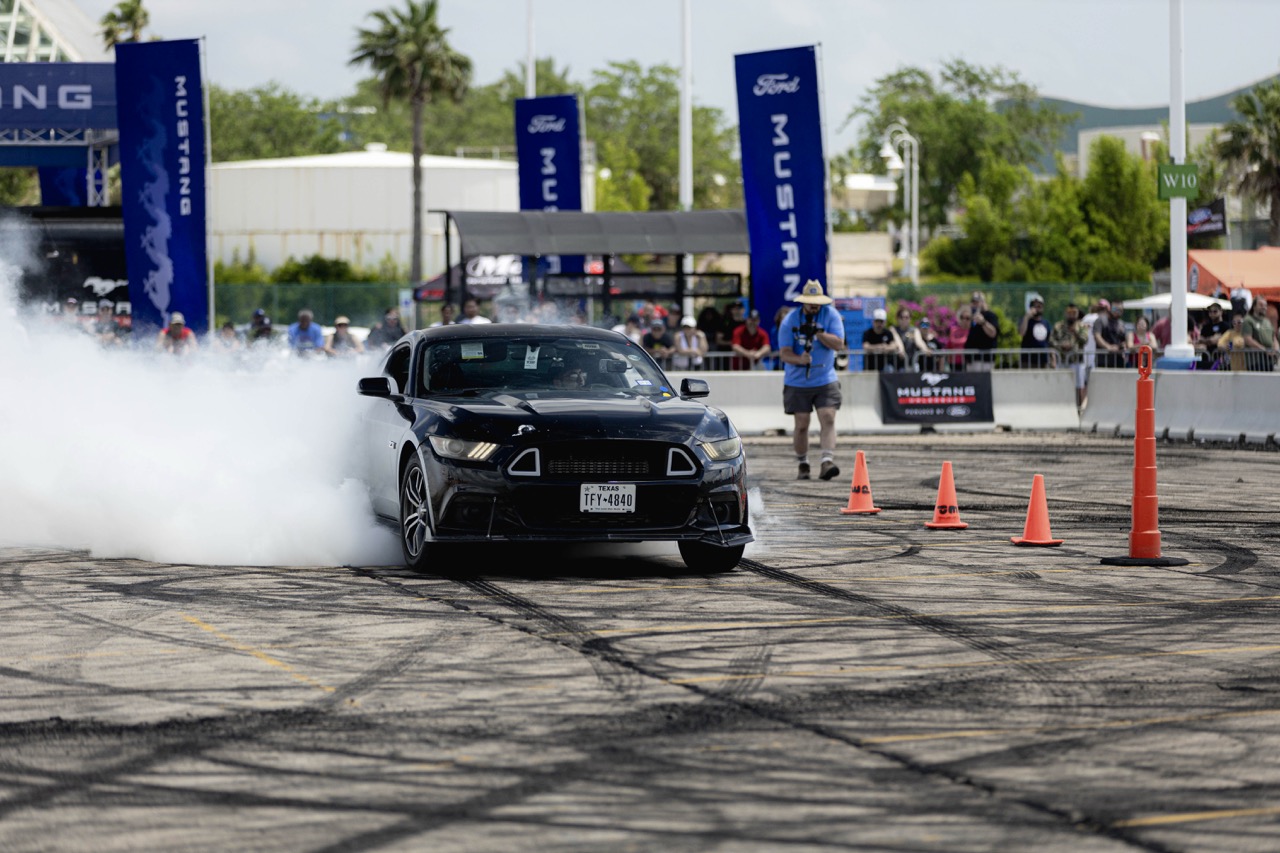 Street Class Burnout Contest To Rock Mustang Week Texas